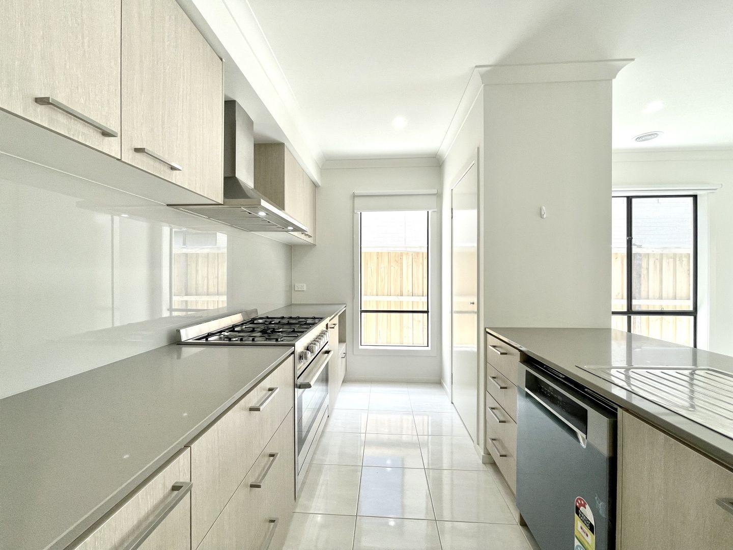 6 Kenana Street, Clyde North VIC 3978 - House For Rent - $625 | Domain