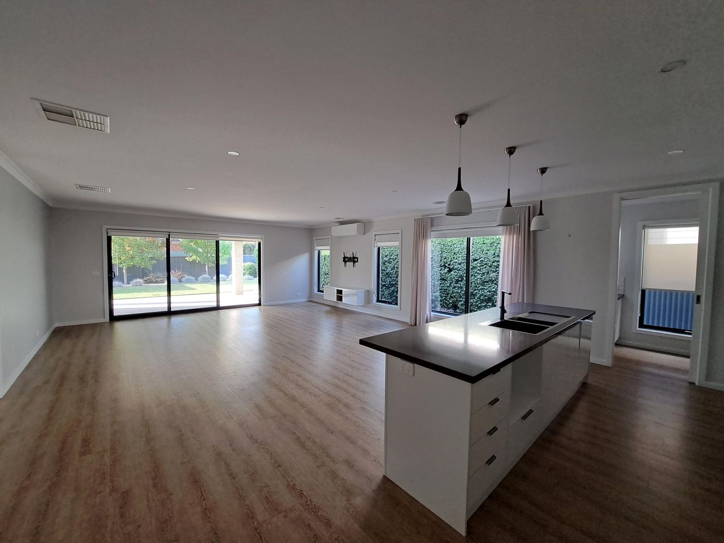 450 Balu Court, West Albury NSW 2640 - House For Rent | Domain