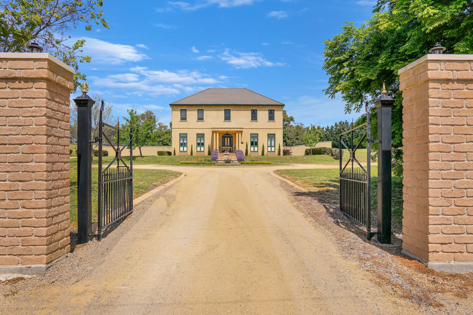 40 Johnsons Lane, Brisbane Grove | Property History & Address Research ...