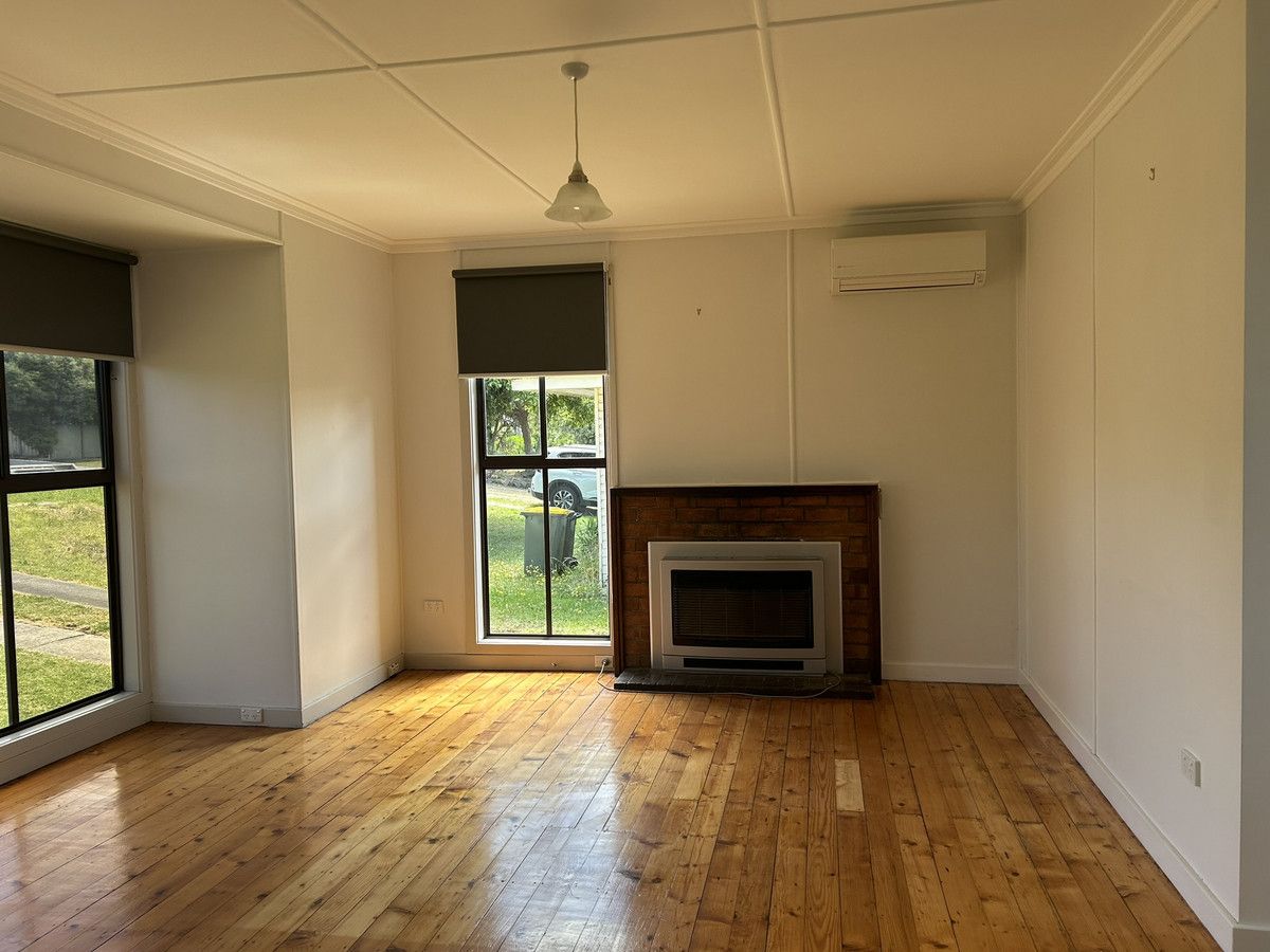 49 Bree Road, Hamilton VIC 3300 - House For Rent | Domain