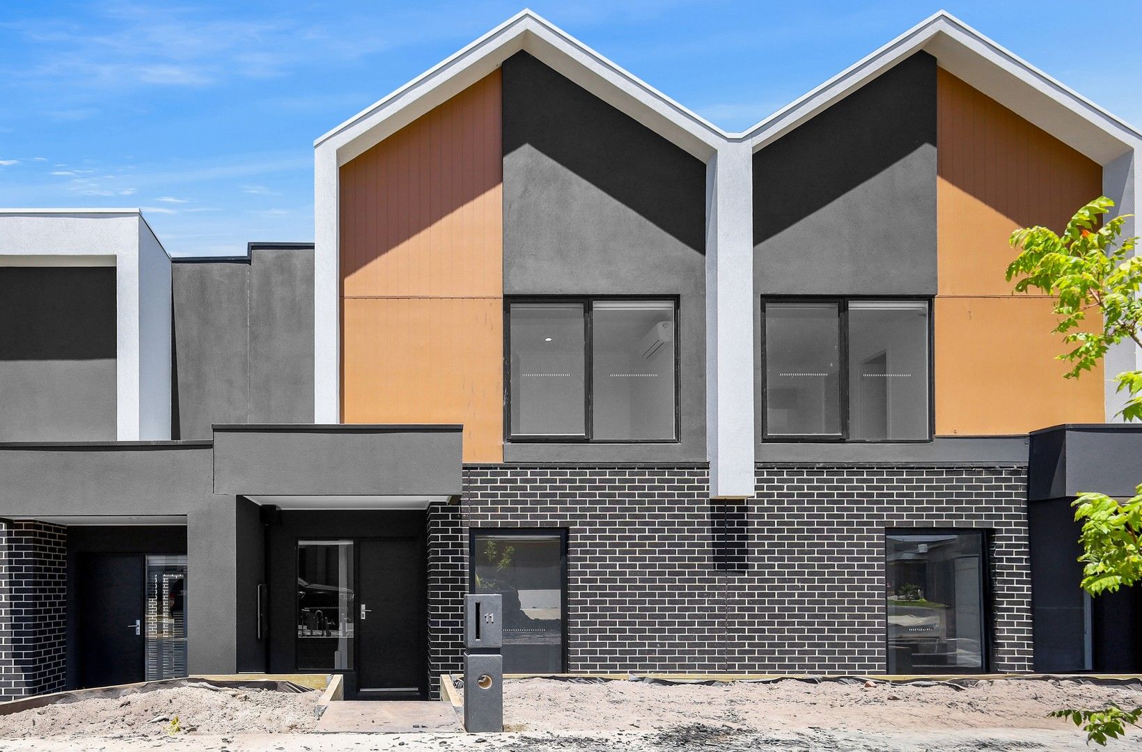 11 Oasis Place, Clyde North VIC 3978 - Townhouse For Rent | Domain