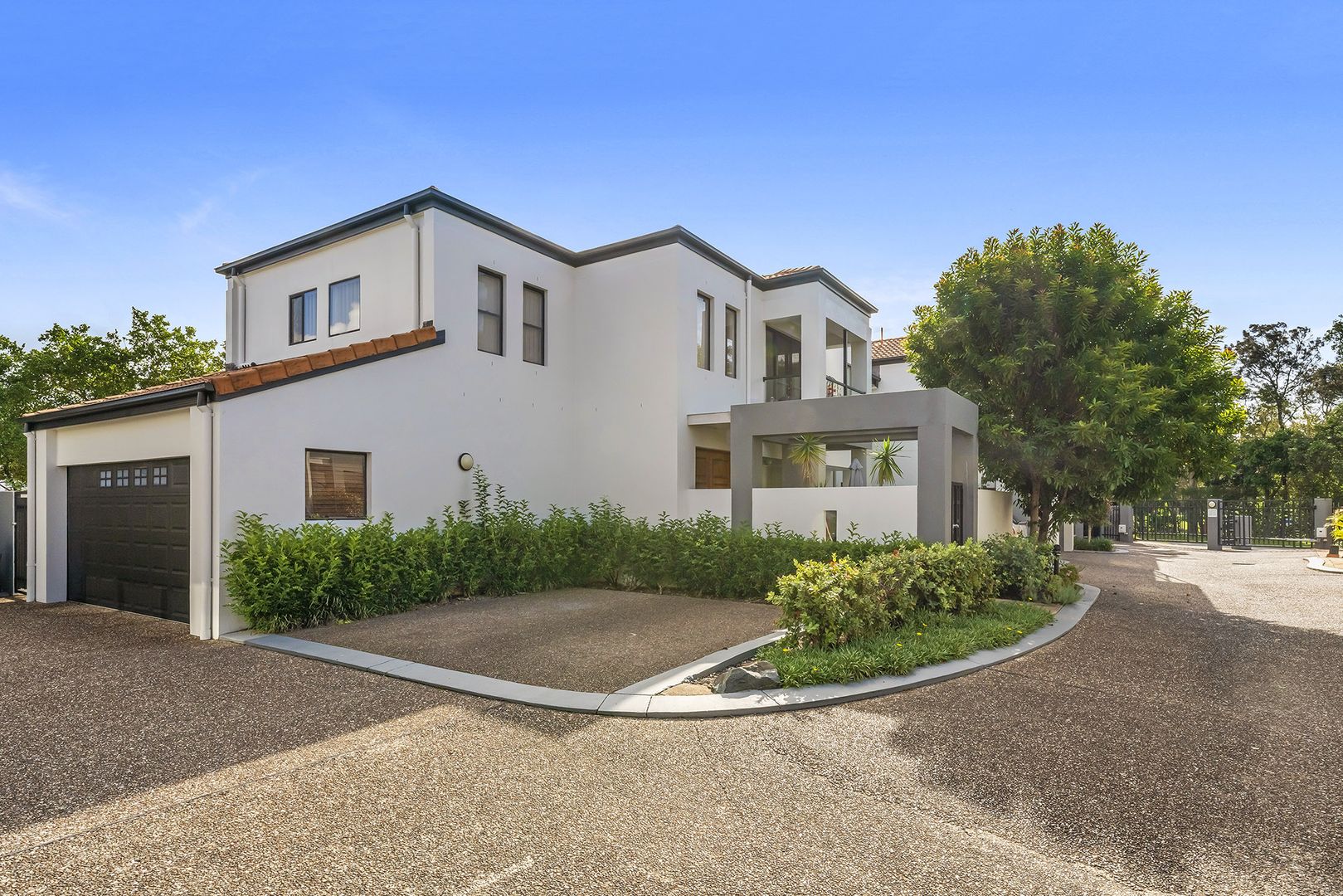 61/24 Slatyer Avenue, Bundall | Property History & Address Research ...