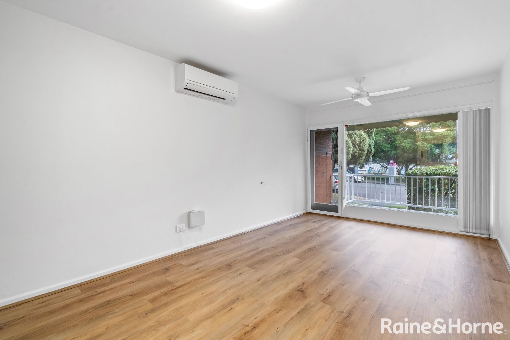 1/15 Masons Pde, Point Frederick NSW 2250 - Apartment For Rent - $550 ...