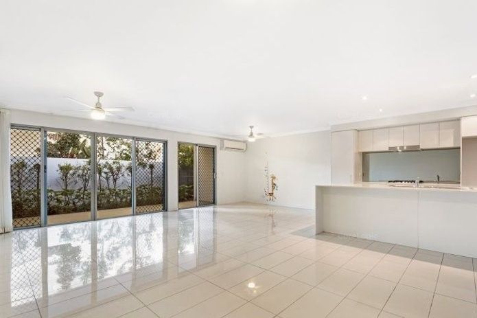 111/3 Compass Drive, Biggera Waters QLD 4216 - Townhouse For Rent ...