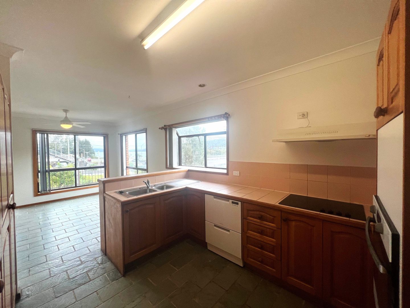 4 Kateena Avenue, Tascott NSW 2250 - House For Rent - $600 | Domain