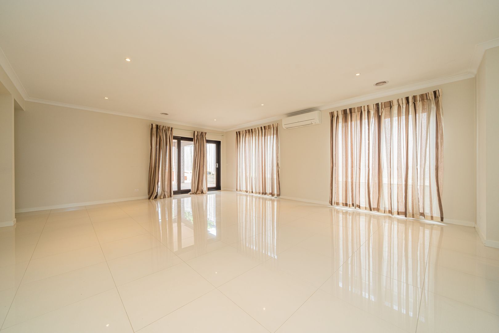 29 Ellaroo Circuit, Clyde North VIC 3978 - House For Rent - $620 | Domain
