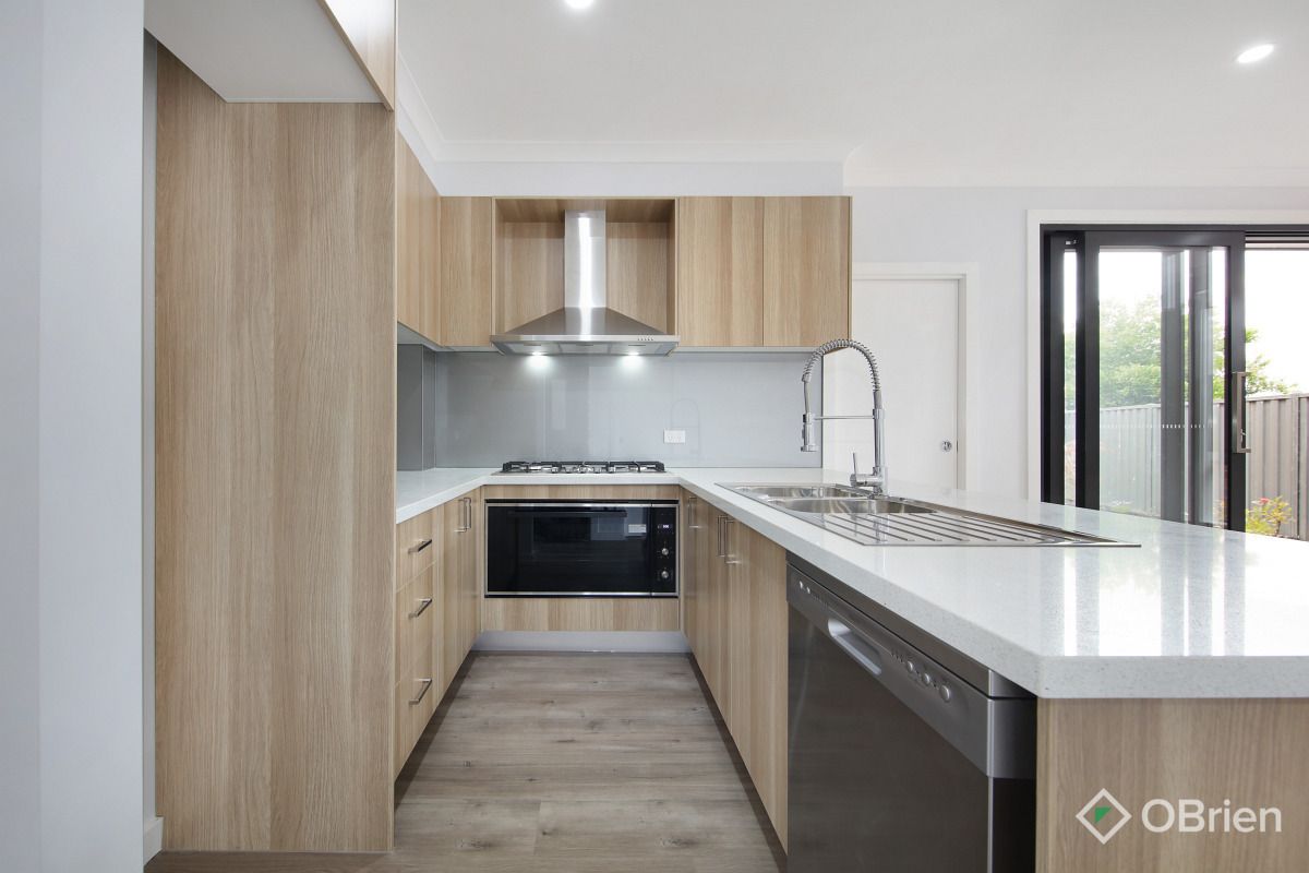 2/73 Hunt Crescent, Clarinda VIC 3169 - Townhouse For Rent | Domain