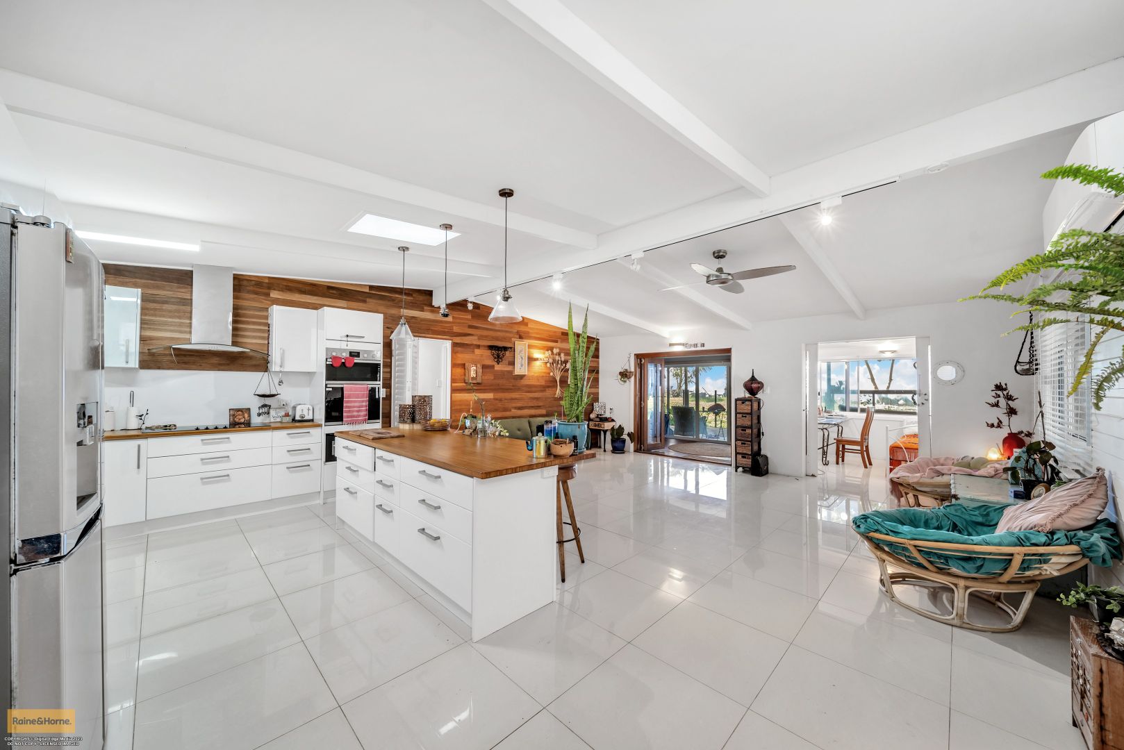 10 Elizabeth Street, Flying Fish Point QLD 4860 - House For Rent | Domain