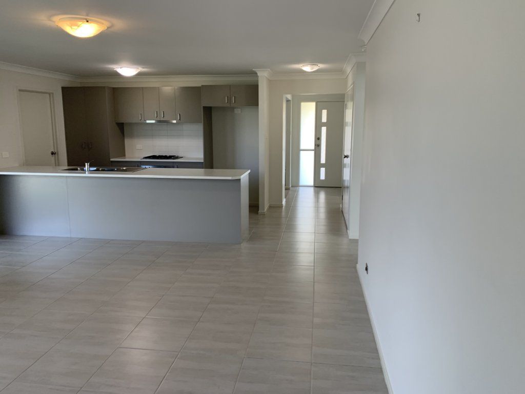 26 LAKE VIEW CRESCENT, Raymond Terrace NSW 2324 - House For Rent | Domain