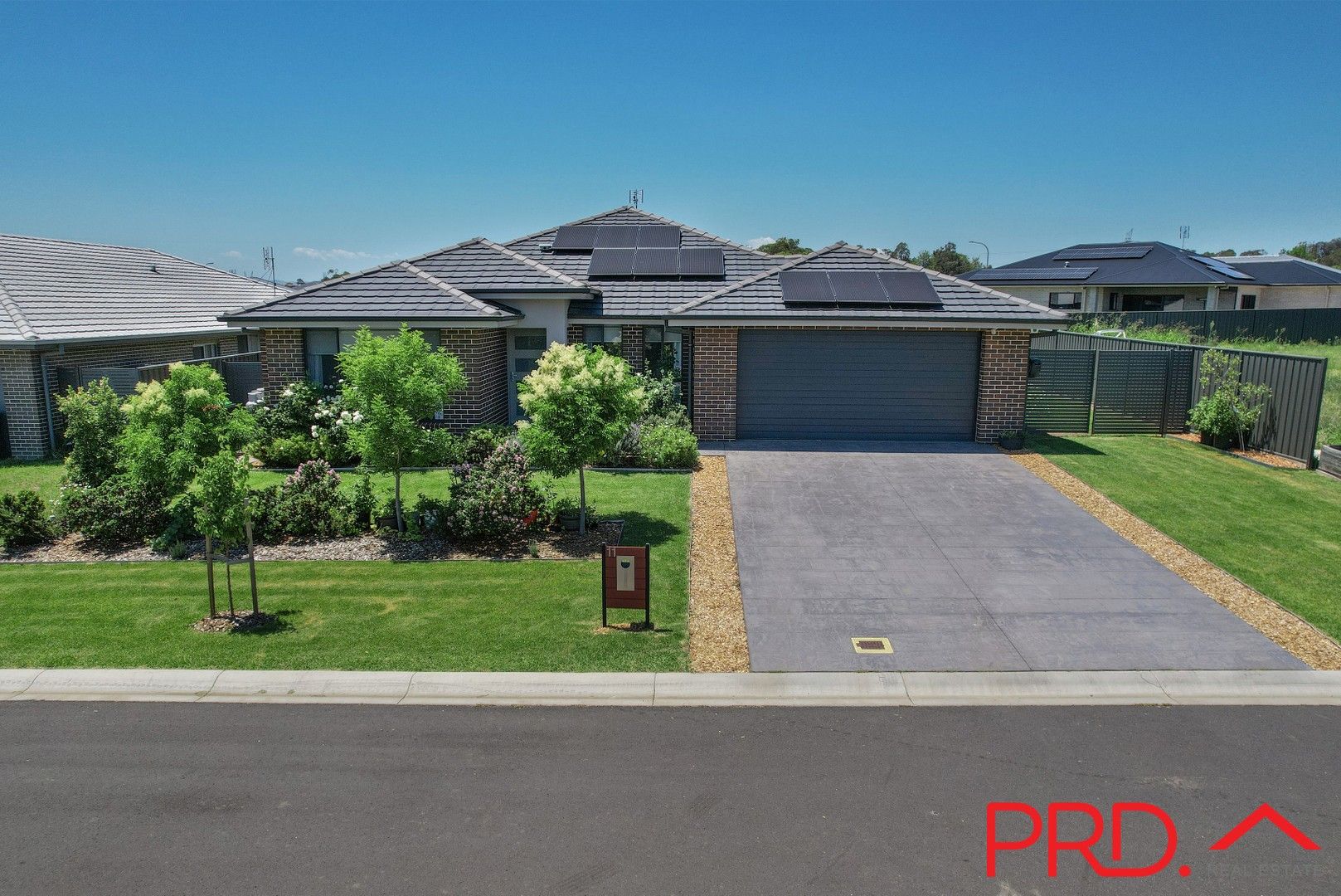 11 Angus Place, Tamworth NSW 2340 | Domain