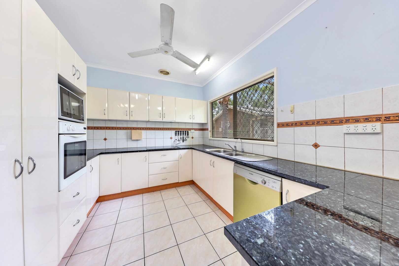 2 Edgeview Court, Leanyer NT 0812 | Domain