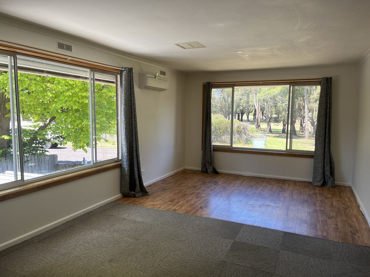 4 Steel Road, Hamilton VIC 3300 - House For Rent | Domain