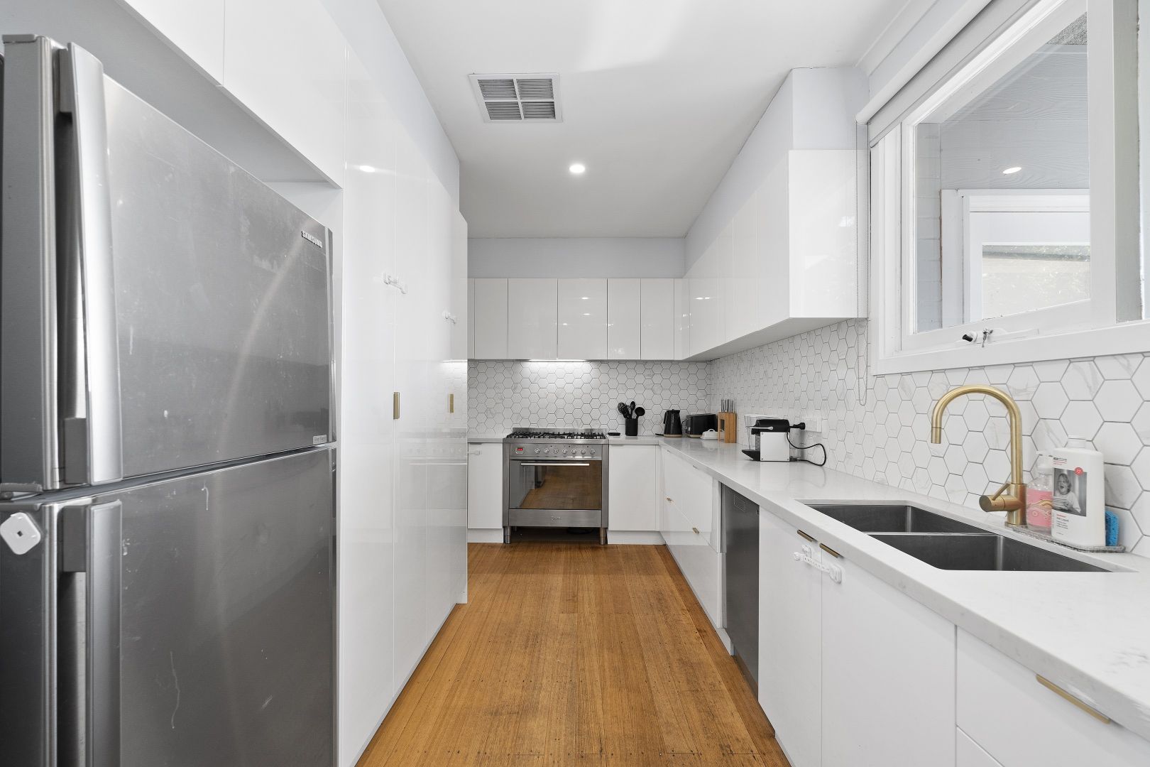 384 Scoresby Road, Ferntree Gully VIC 3156 | Domain