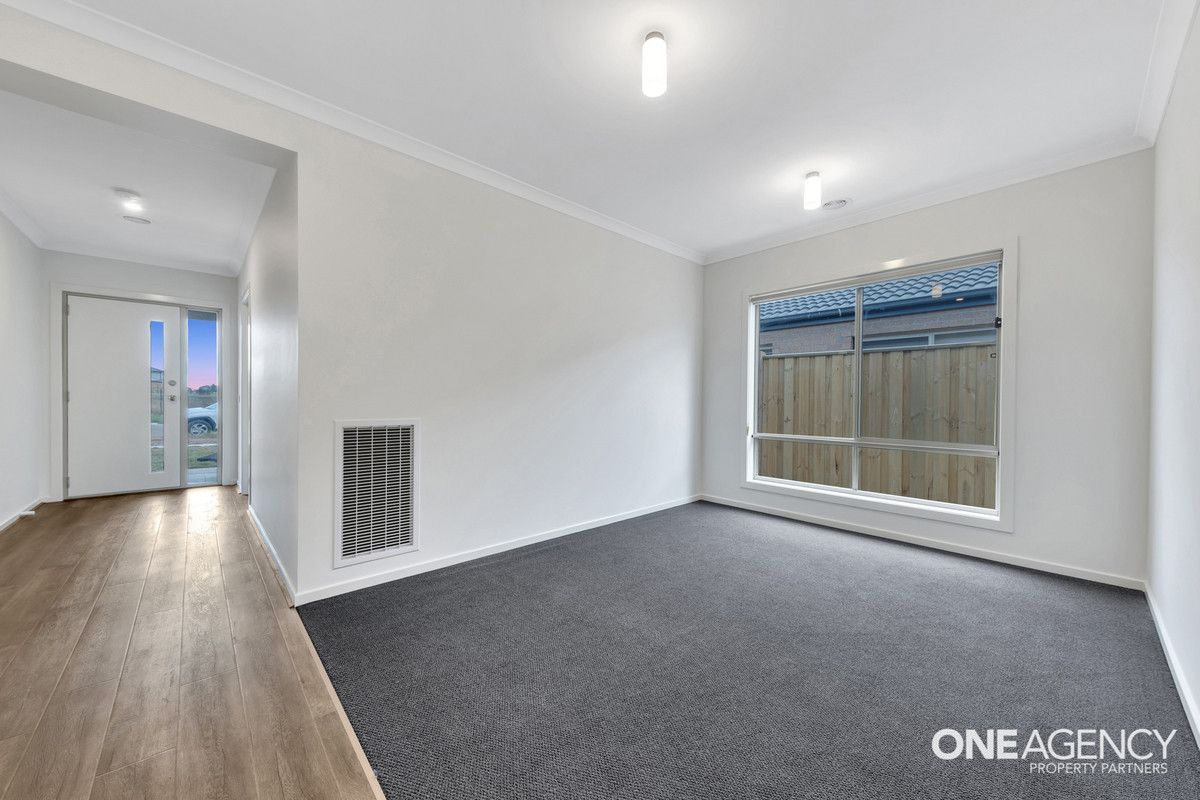 41 Saric Street, Fraser Rise VIC 3336 - House For Rent | Domain