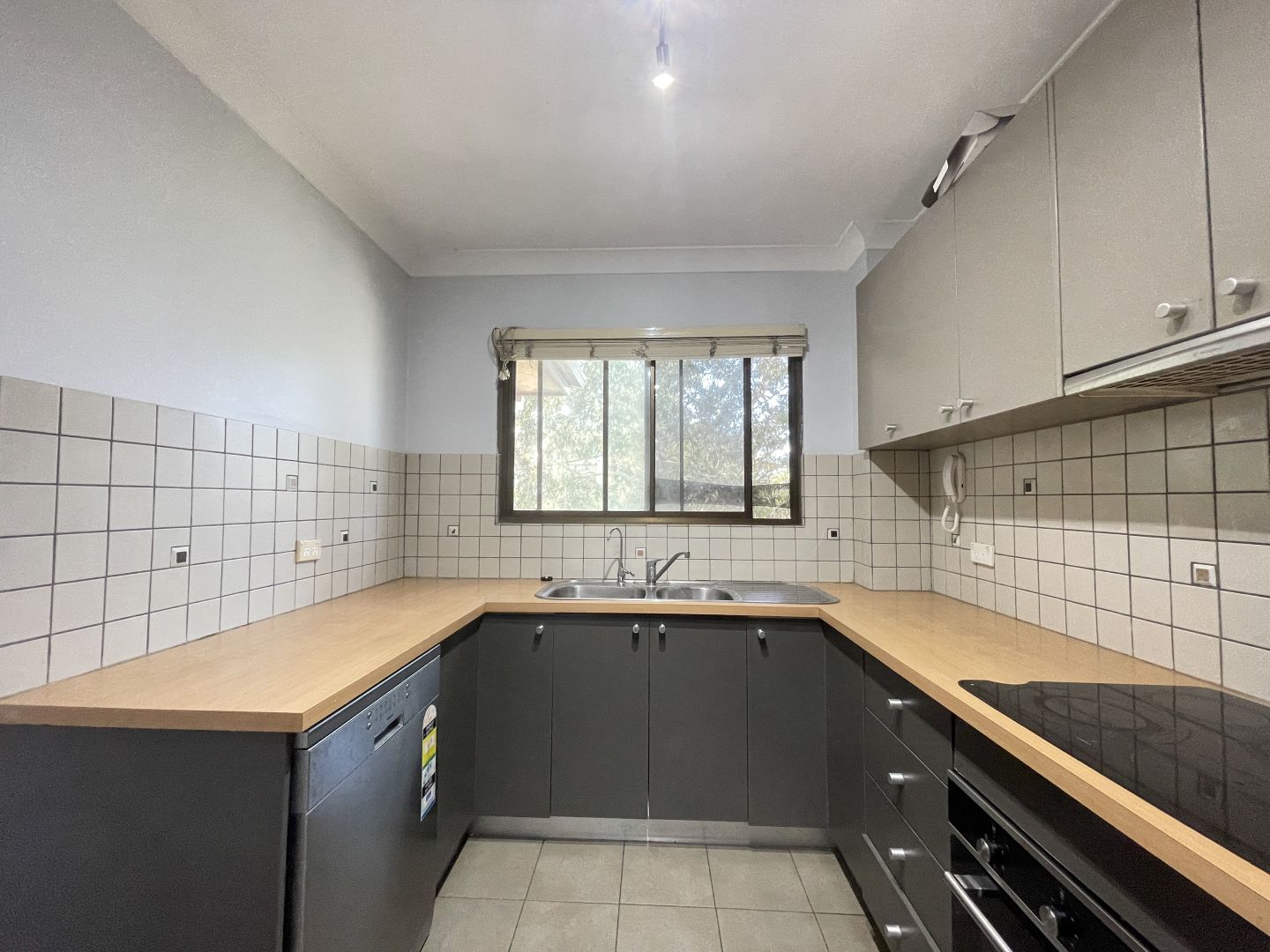 29/87-89 Flora Street, Sutherland NSW 2232 - Apartment For Rent - $550 ...