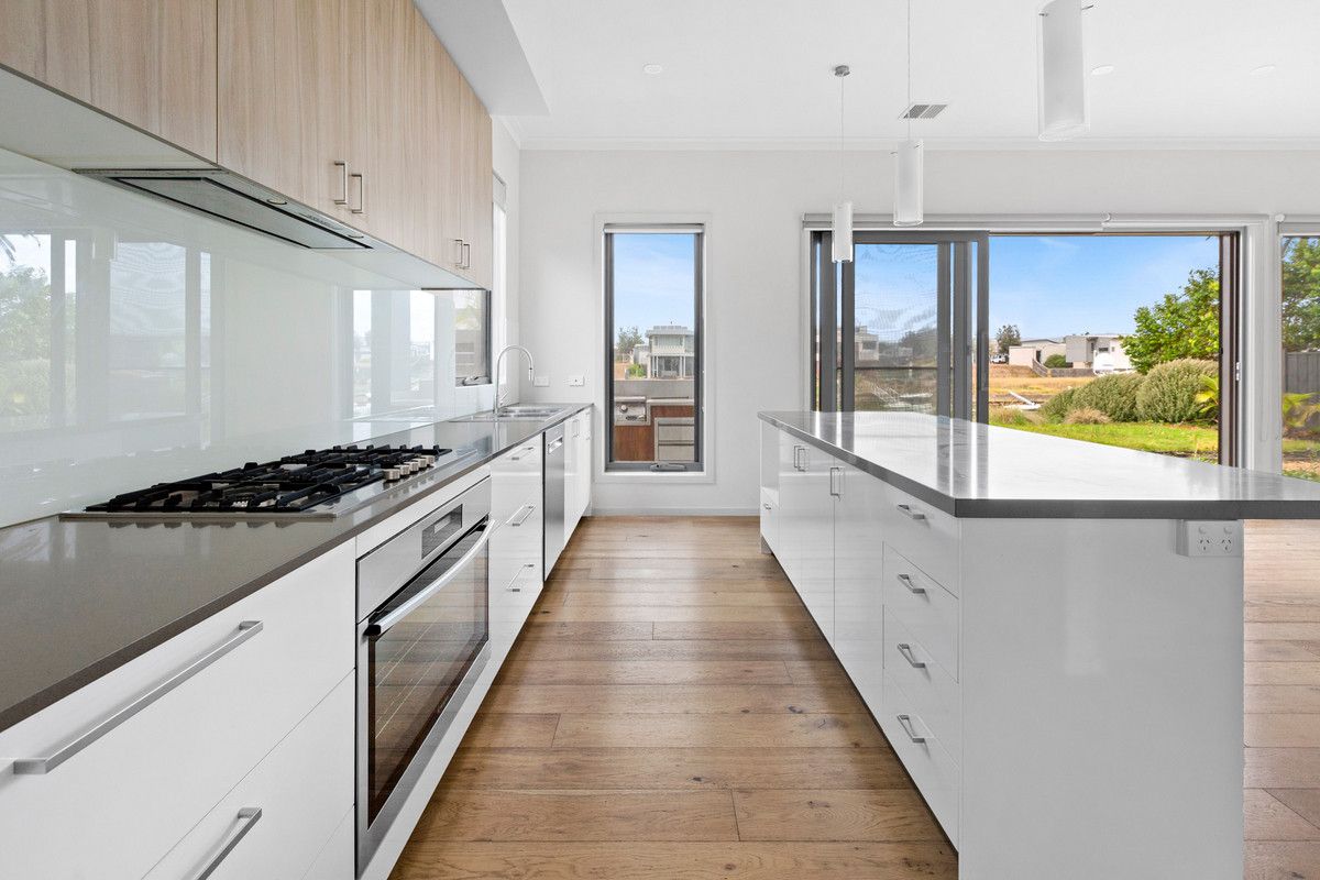 11 Sovereign Point, Safety Beach VIC 3936 - House For Rent | Domain