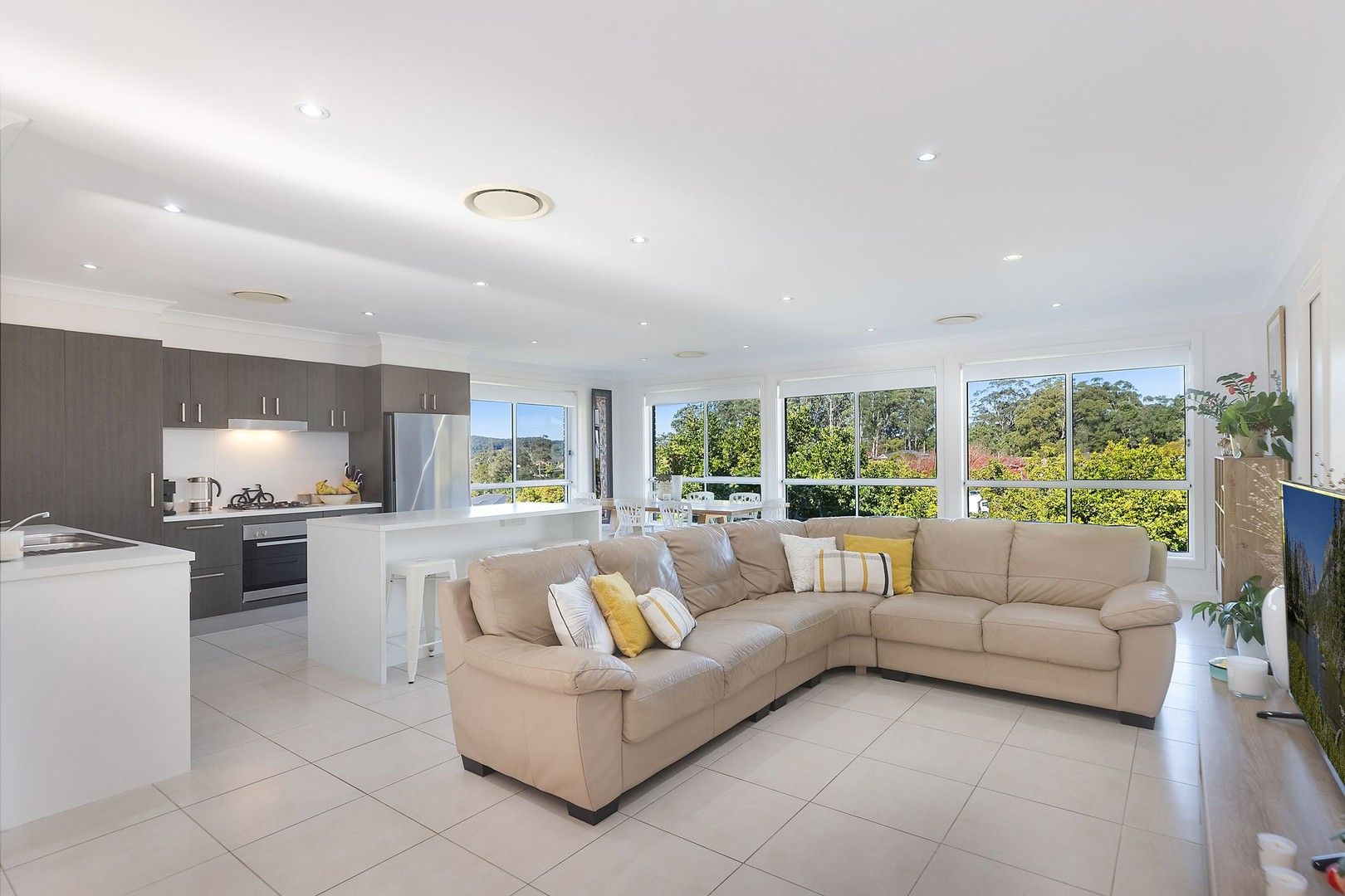 4 Finlay Crescent, Ourimbah NSW 2258 | Domain