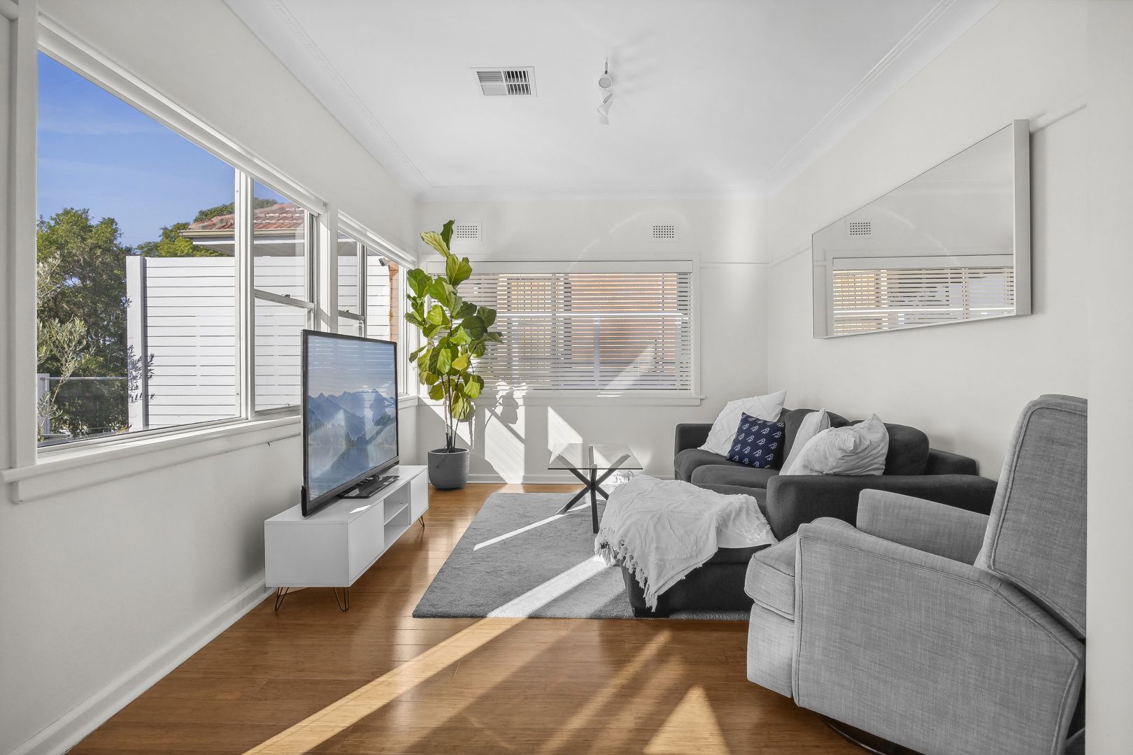 15 Smith Avenue, Allambie Heights NSW 2100 - House For Rent | Domain