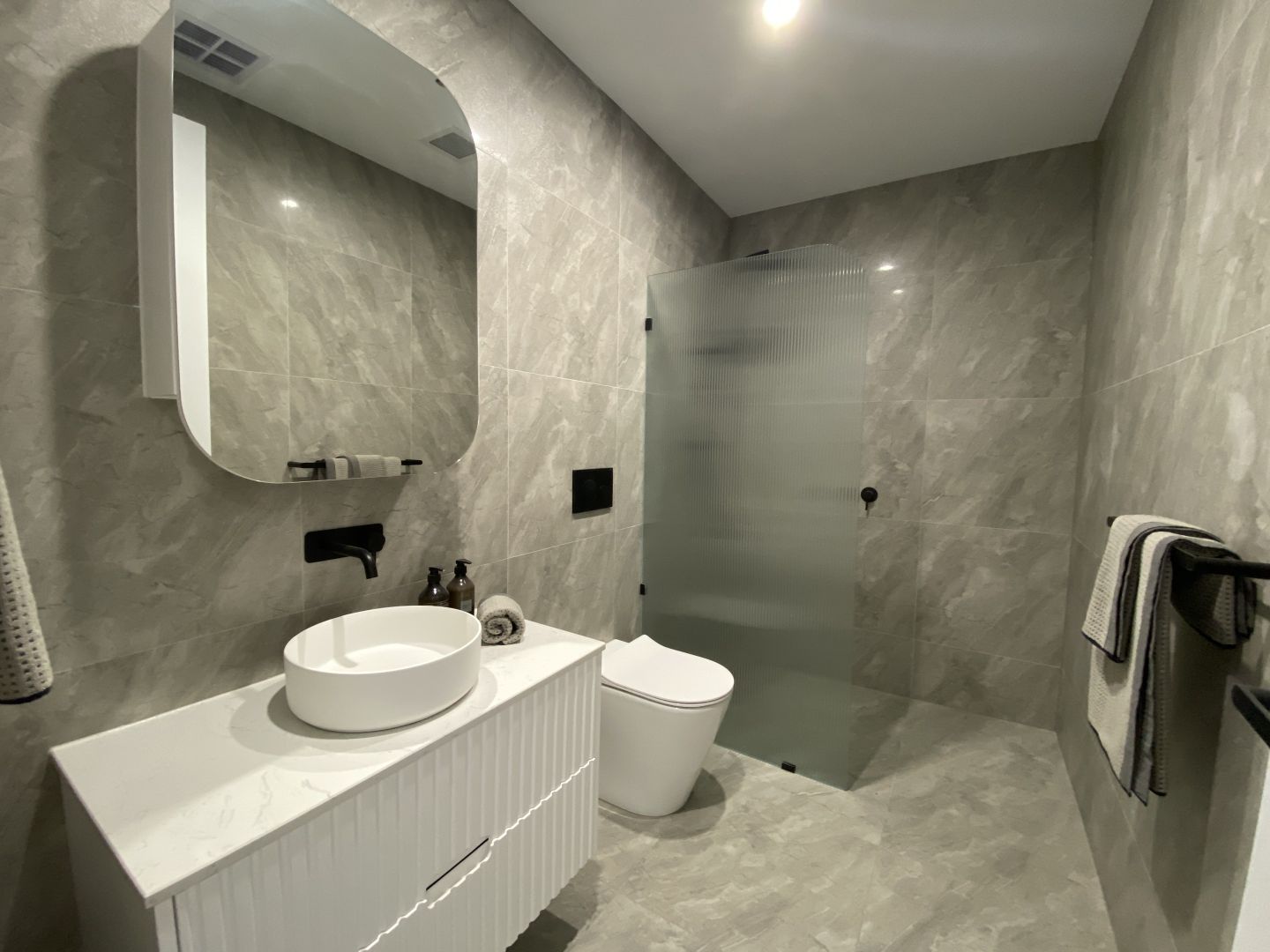 Caulfield VIC 3162 - 2 beds apartment for Sale, $1,150,000 - 2019780022 ...