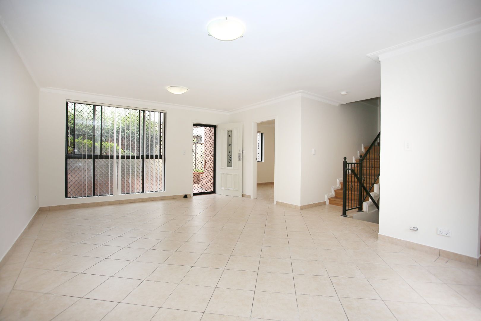 3/32 North Parade, Campsie NSW 2194 - Townhouse For Rent | Domain