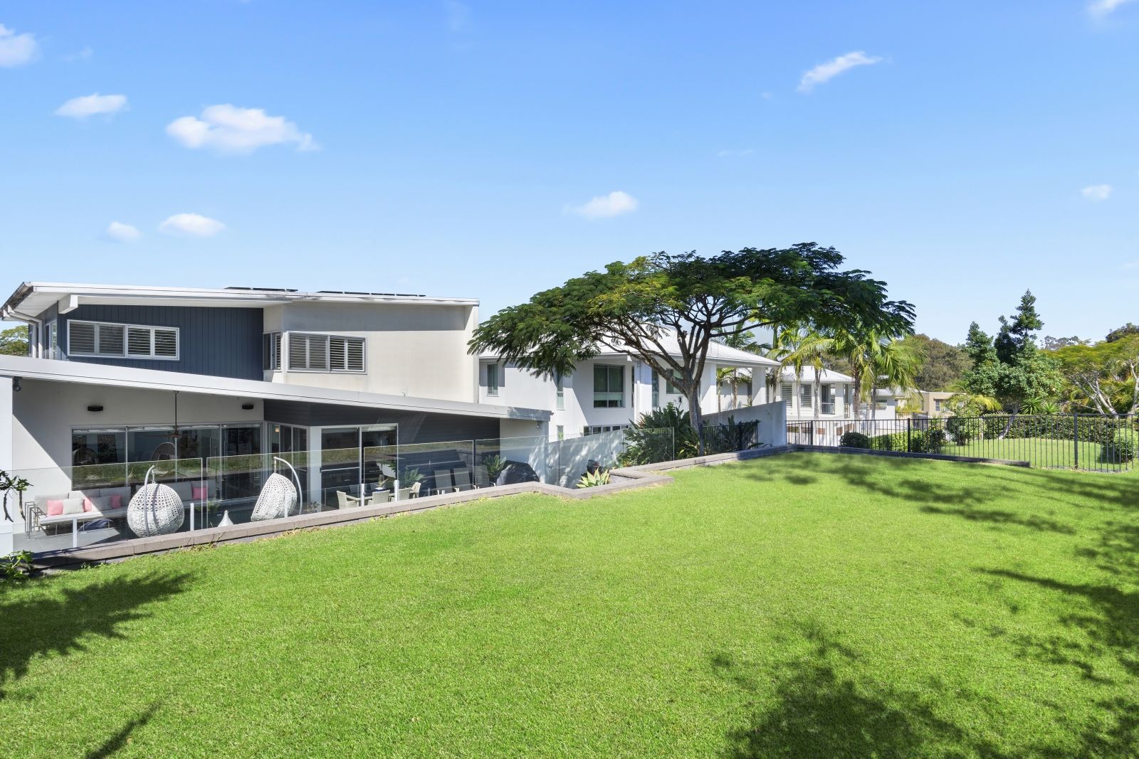 7020 Vista Drive, Benowa QLD 4217 | Domain
