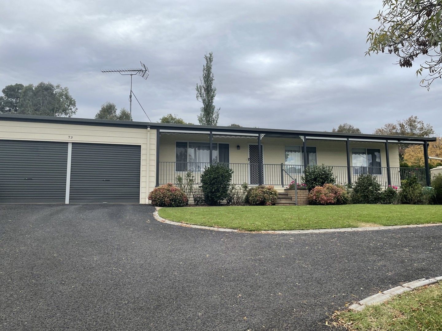 73 Fairway Drive, Tumut NSW 2720 - House For Rent - $450 | Domain
