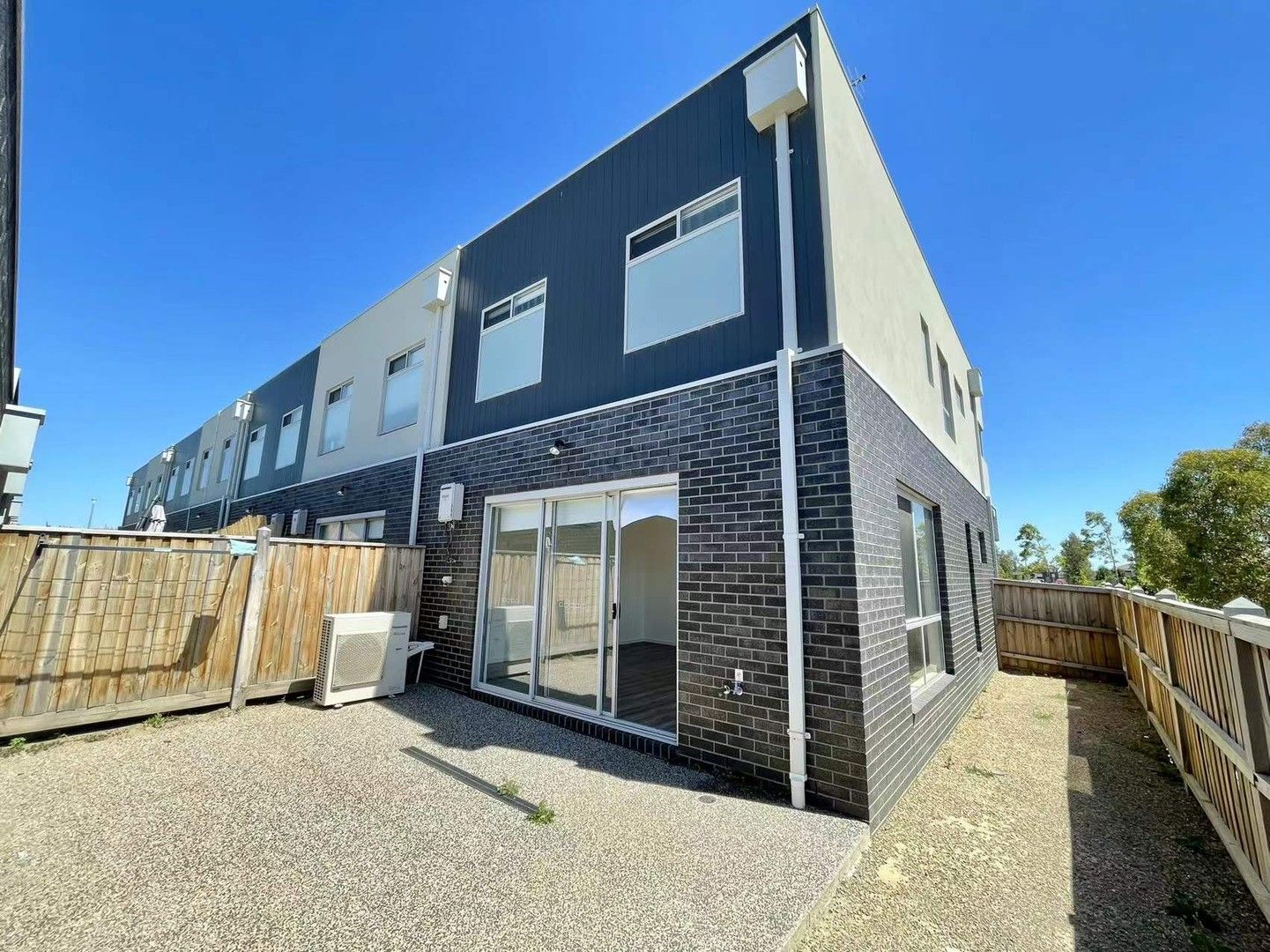 243 Dunnings Road, Point Cook VIC 3030 - Townhouse For Rent - $530 | Domain