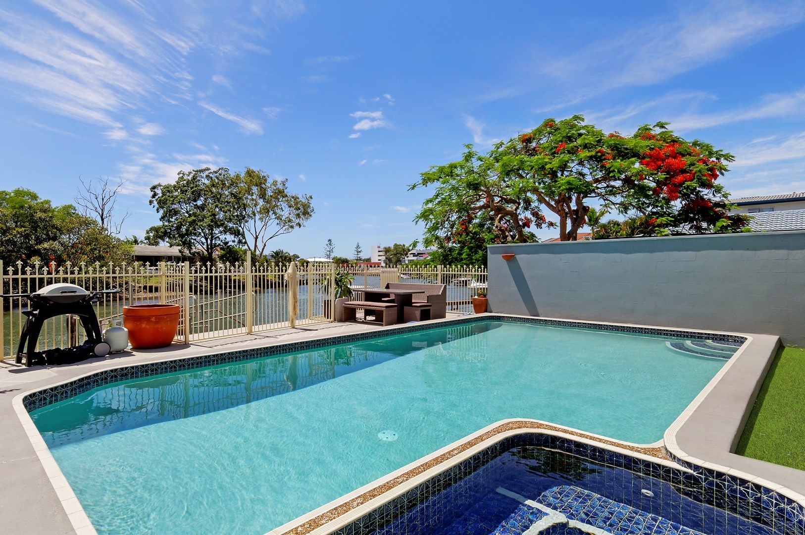 Sold 1/5 Perry Place, Biggera Waters QLD 4216 on 30 Jan 2017 ...