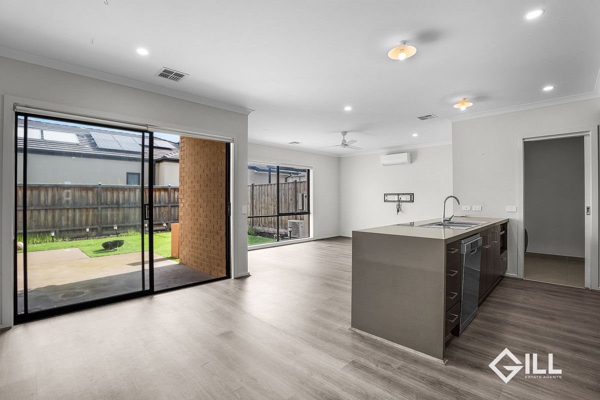 55 Walker Way, Berwick VIC 3806 - Townhouse For Rent - $660 | Domain