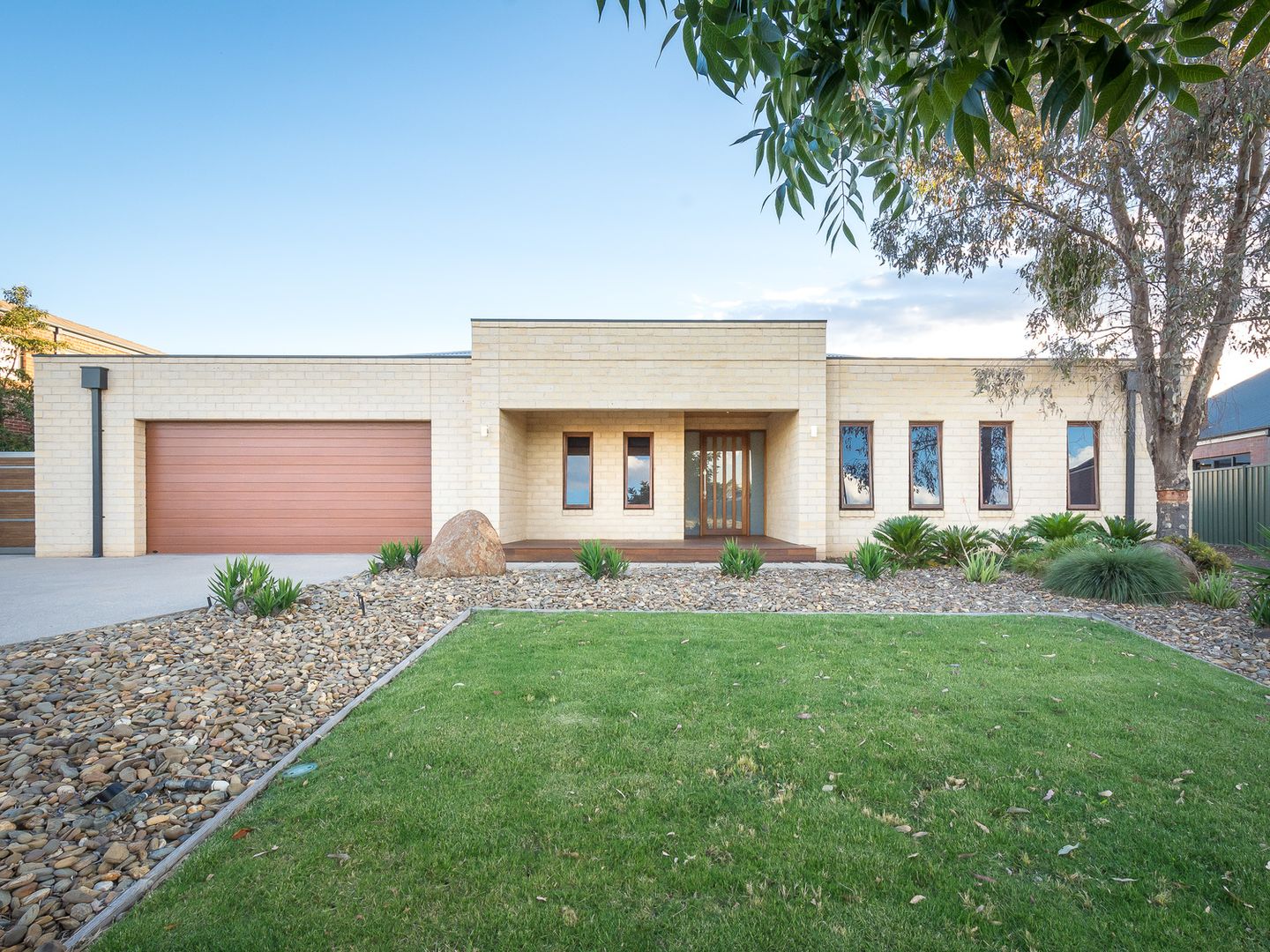 8 Finch Street, Kialla | Property History & Address Research | Domain