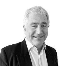 Peter Simmonds | @realty | Real Estate Agent in Australia, Surfers ...