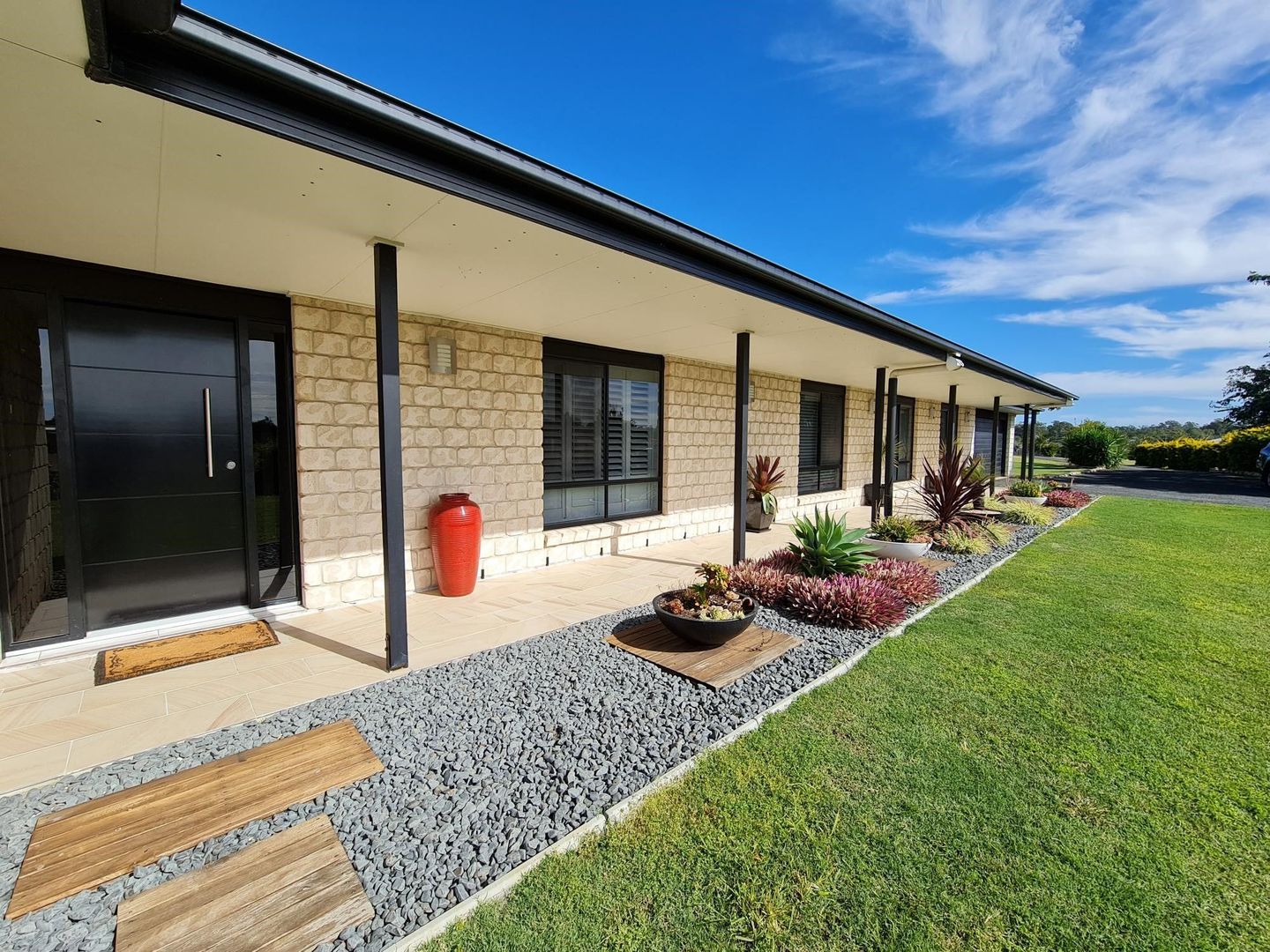 Sold 9 Cricklewood Court, Plainland QLD 4341 on 28 Feb 2023 ...