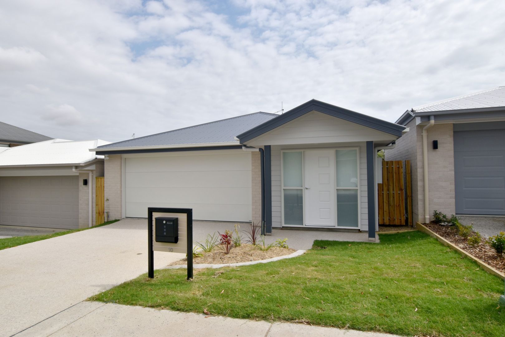 10 Aurora Road, Tannum Sands QLD 4680 - House For Rent - $520 | Domain