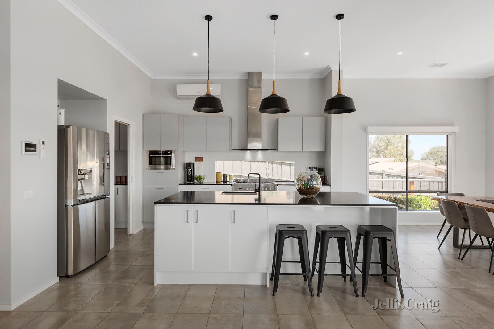 Sold 45 Blackbird Crescent, Doreen VIC 3754 on 15 Feb 2020 - 2015909499 ...