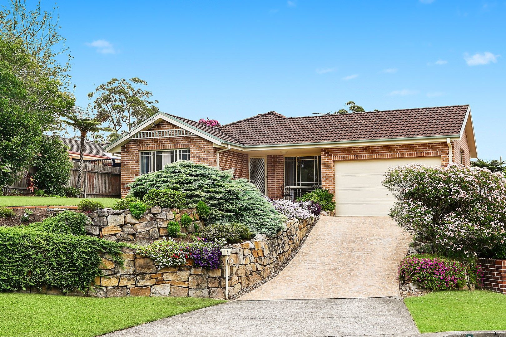 16 Robinson Close, Hornsby Heights | Property History & Address ...