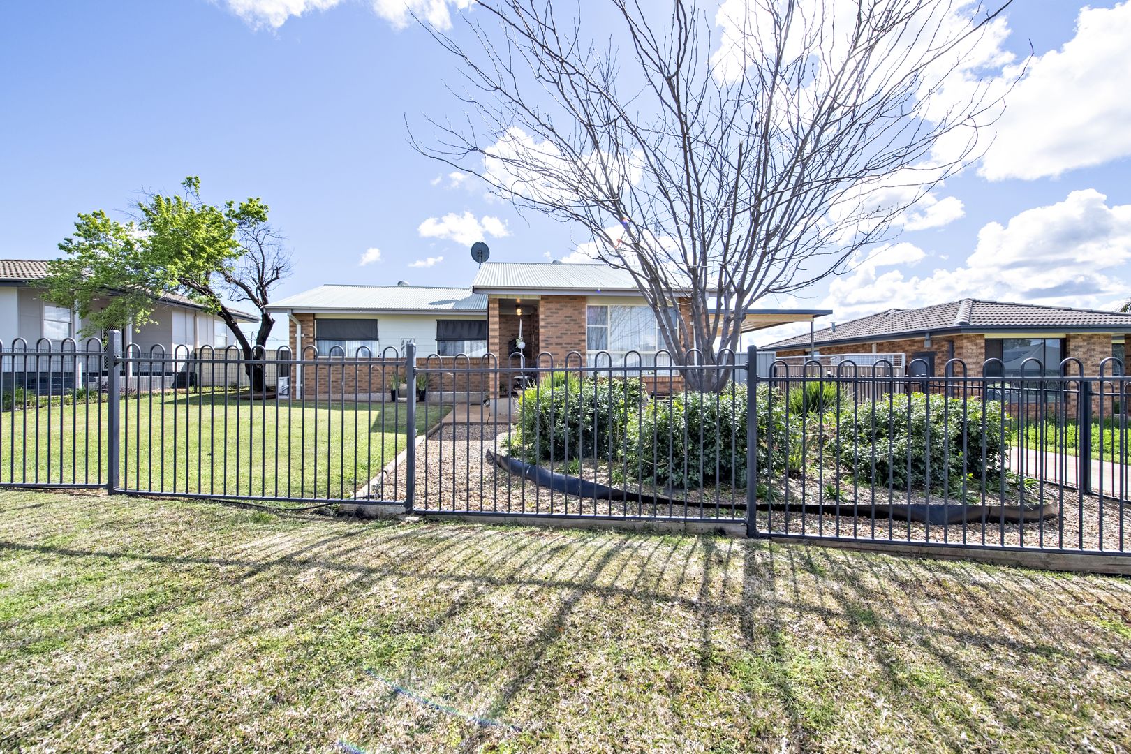 17 Tanderra Drive, Dubbo | Property History & Address Research | Domain