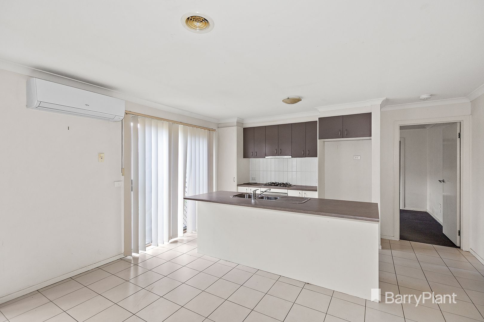 41 Wakenshaw Crescent, Pakenham VIC 3810 - House For Rent | Domain