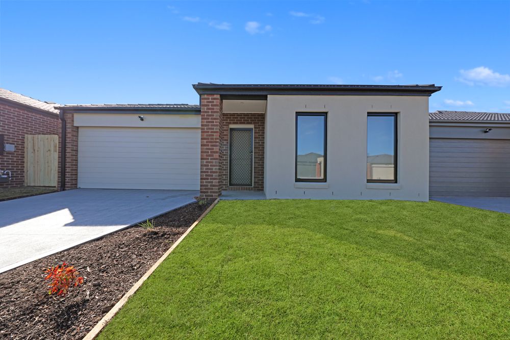 5 Ivanhoe Road, Wallan VIC 3756 - House For Rent | Domain