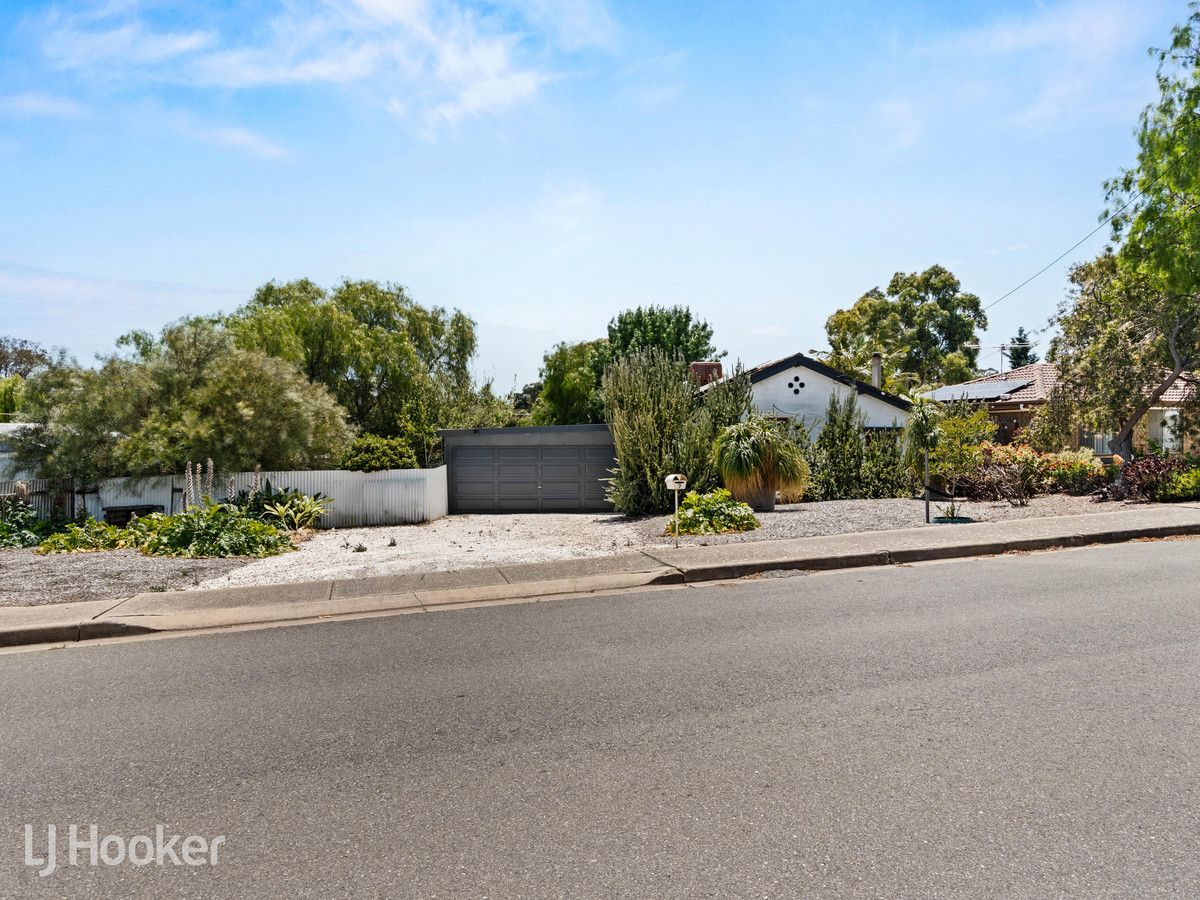 7 Lynlee Crescent, Huntfield Heights SA 5163 - House For Rent | Domain