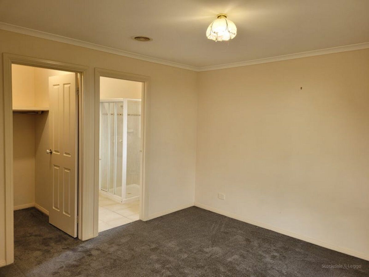 2 Christopher Close, Pakenham VIC 3810 - House For Rent | Domain