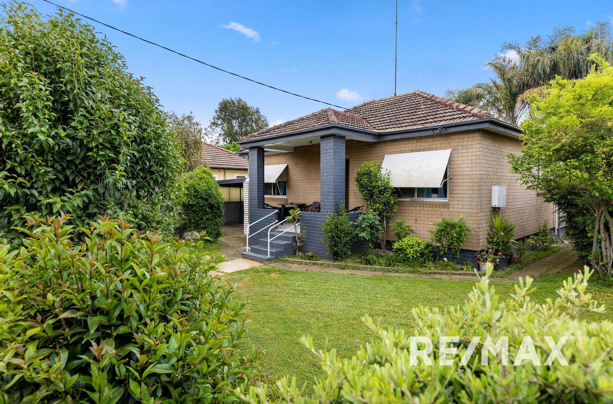 3 Spring Street, Wagga Wagga NSW 2650 - House For Rent | Domain