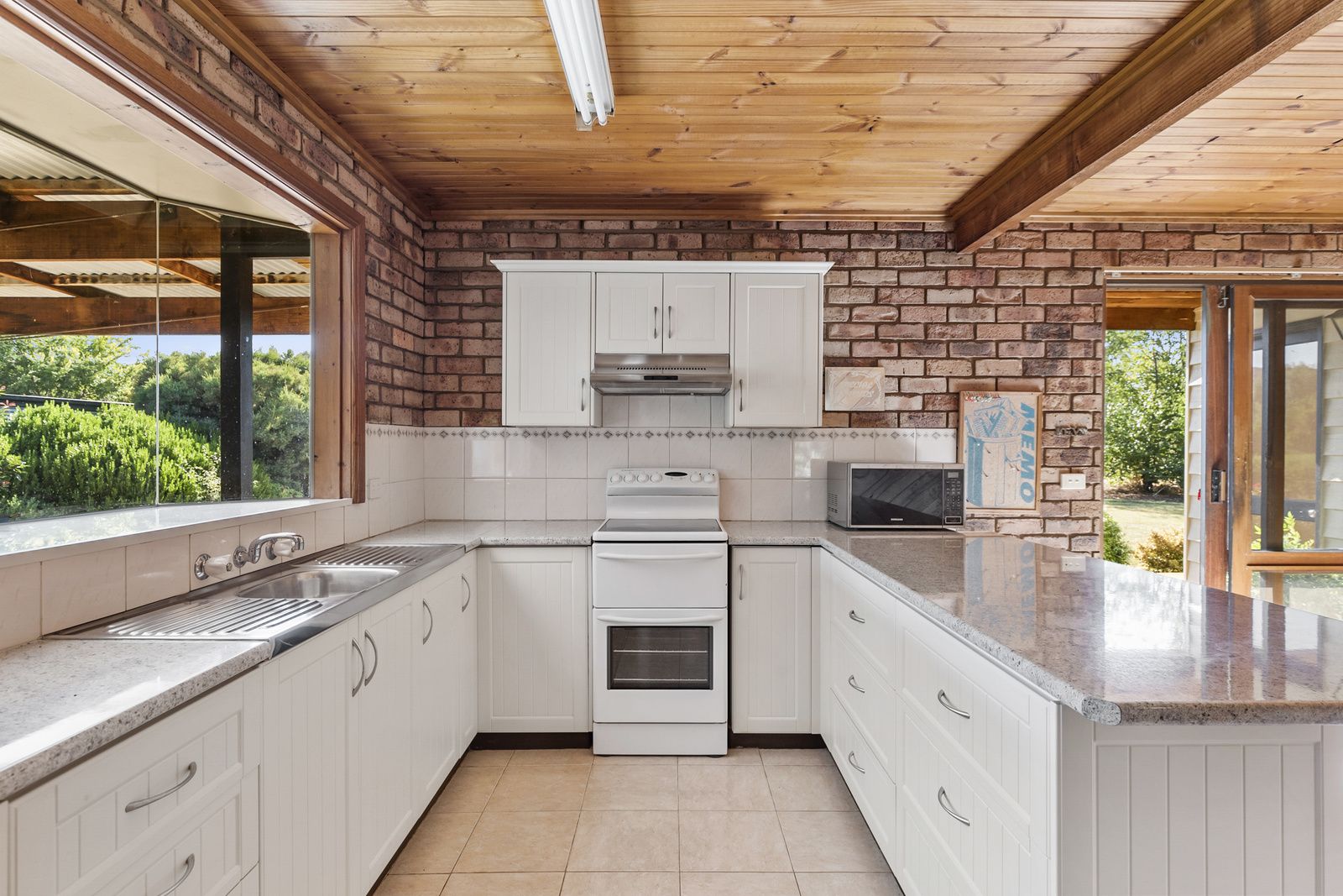 Sold 5 Mill Street, Maindample VIC 3723 on 14 Feb 2023 - 2018326876 ...