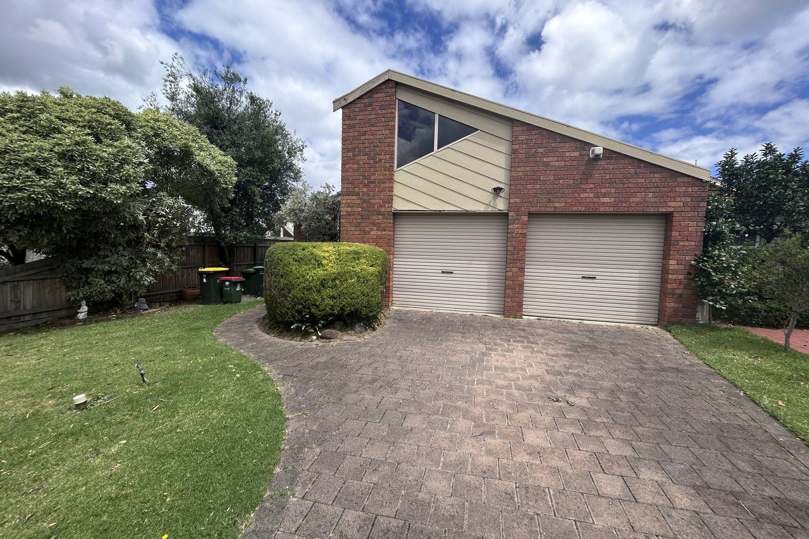 42 Robinson Drive, Burwood East VIC 3151 - House For Rent | Domain