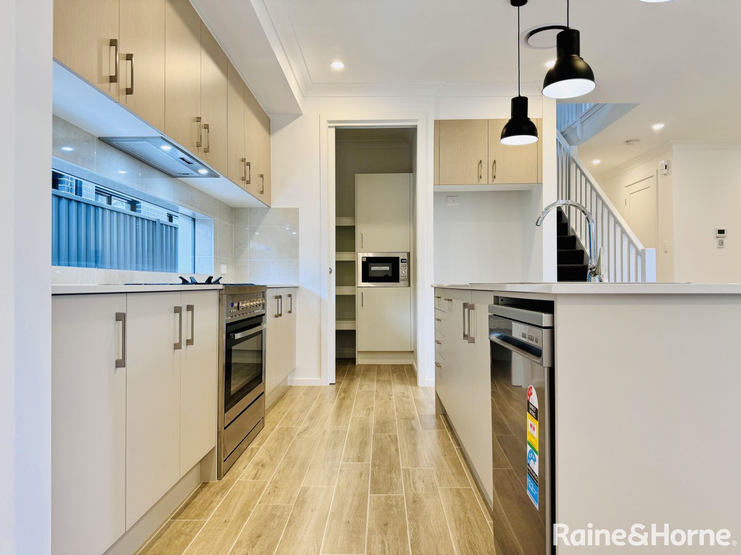 6 Senna Avenue, Denham Court NSW 2565 - House For Rent - $950 | Domain