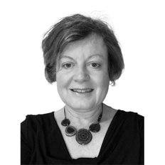 Edwina Grant | @realty | Real Estate Agent in Australia, Surfers ...