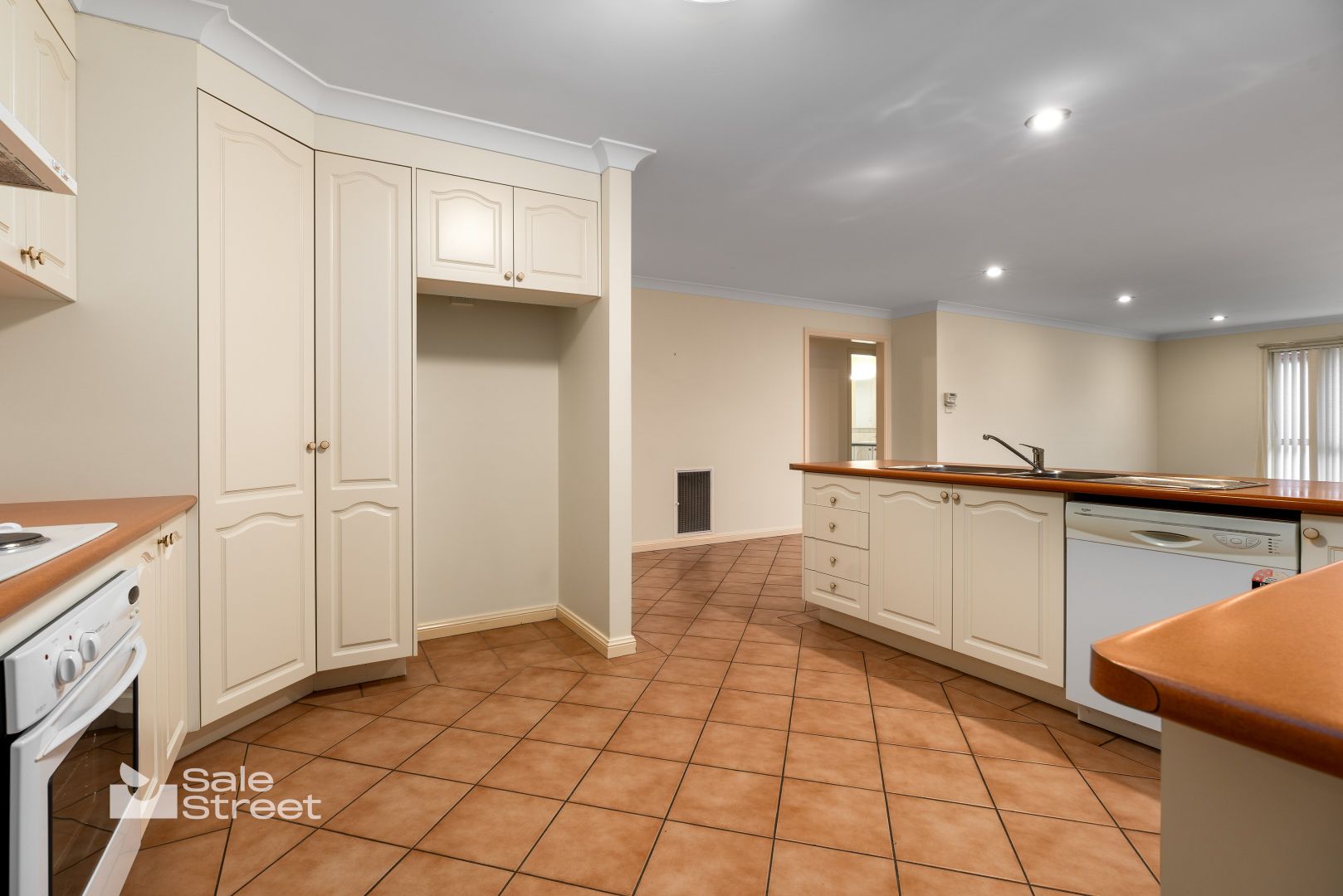 9 Holman Way, Orange NSW 2800 - House For Rent | Domain