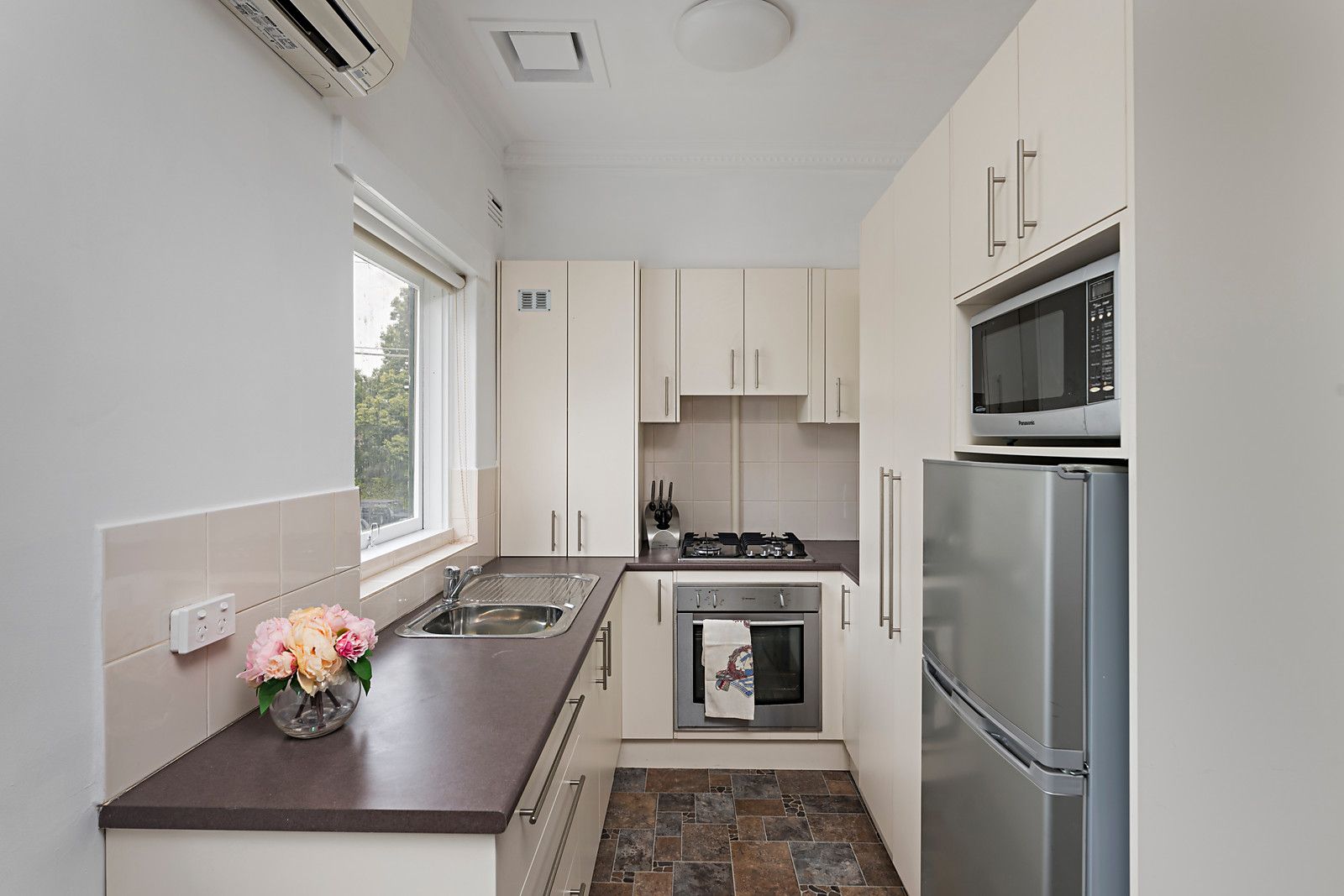 11/576 Glenferrie Road, Hawthorn VIC 3122 - Apartment For Rent | Domain