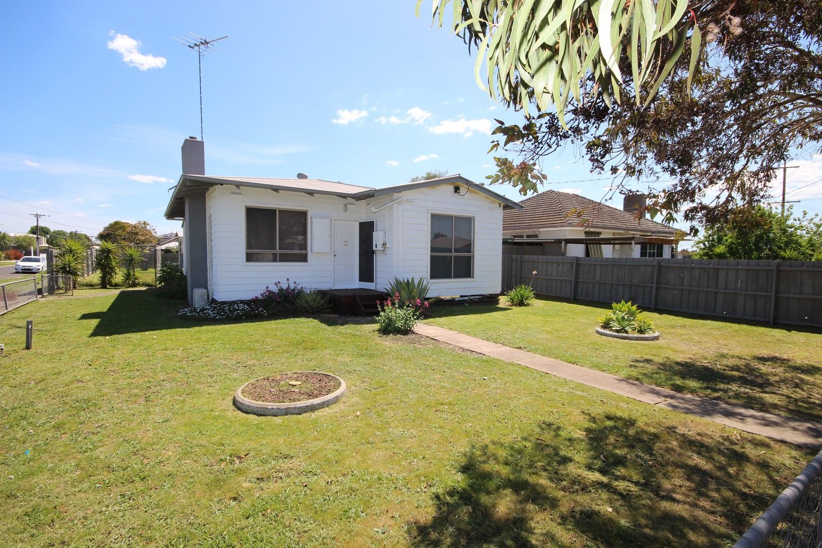 9 Robin Avenue, Norlane VIC 3214 - House For Rent | Domain